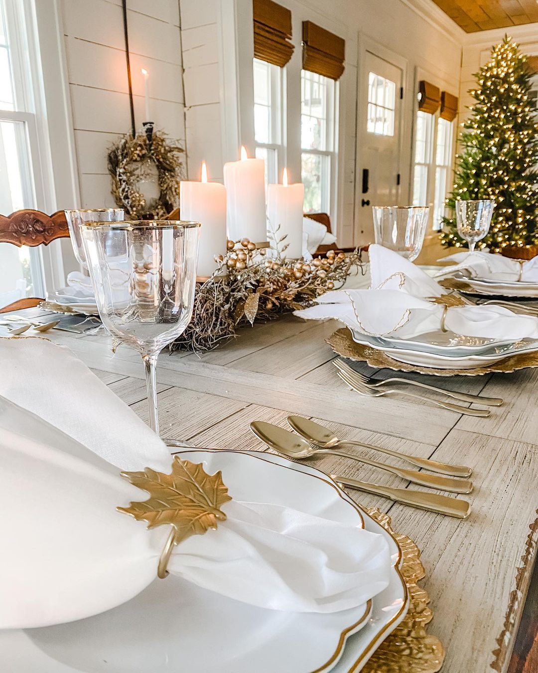 2 Simple Styles to Create a Perfect Christmas Tablescape - Simply ...